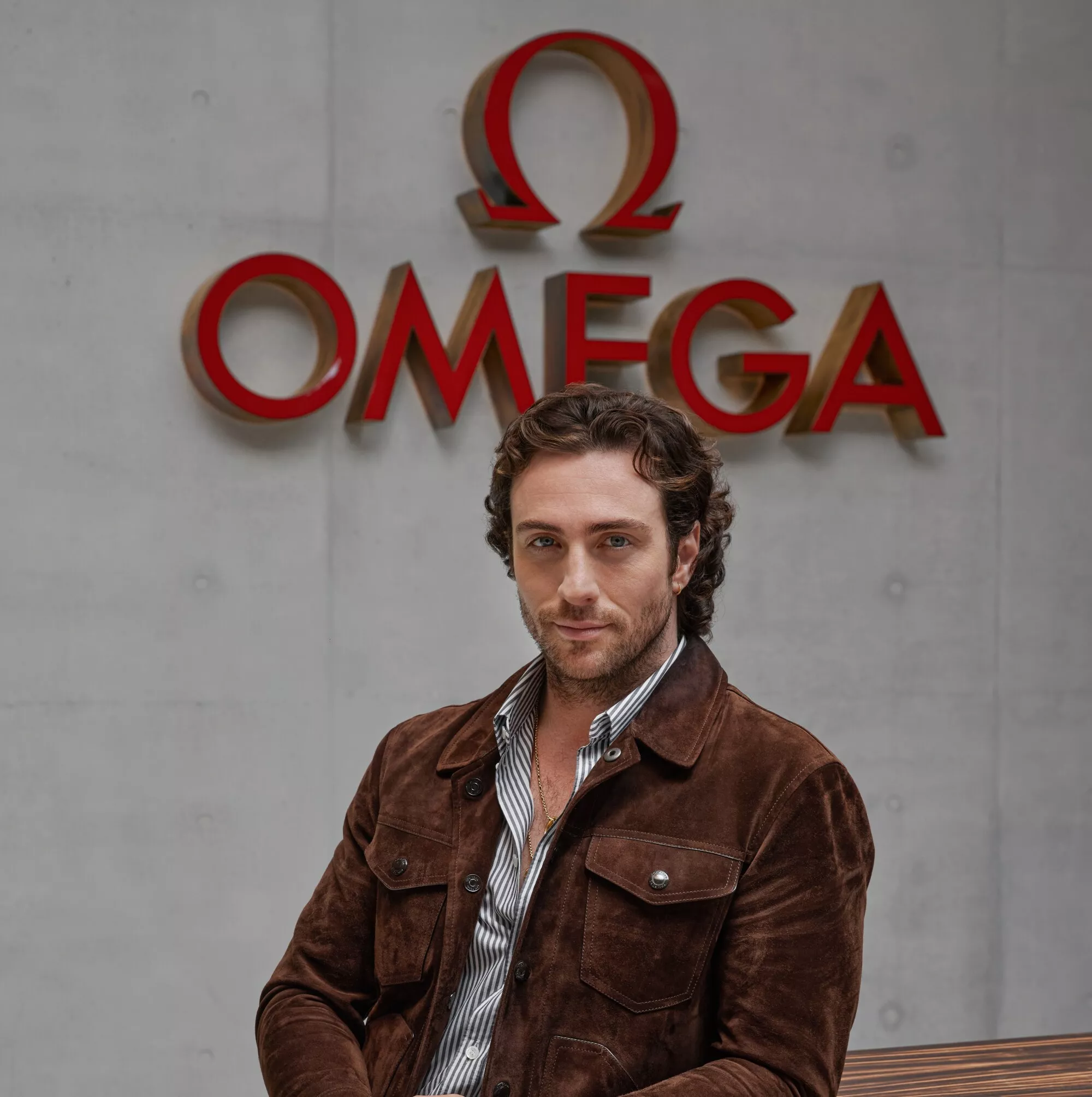 Aaron Taylor-Johnson rejoint OMEGA comme nouvel ambassadeur - DandyScope